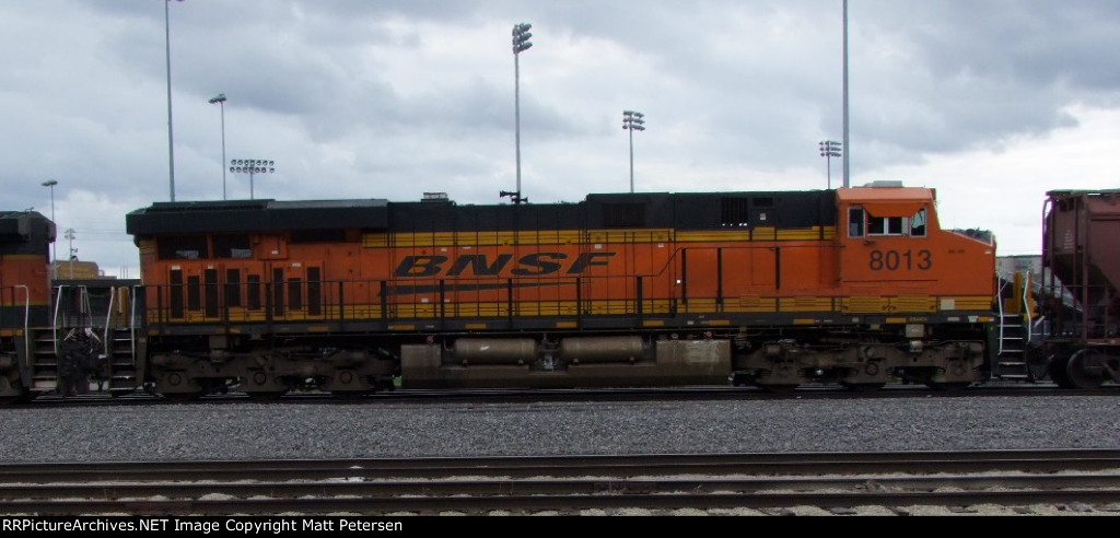 BNSF 8013